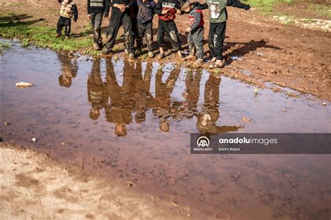 Syrian Refugees Struggle With Cold Winter In Idlib Anadolu Ajansı