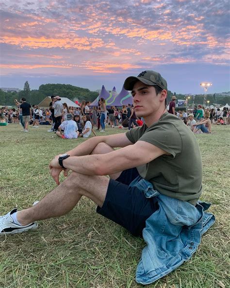 Gambar Lucu Celana Sobek Materi Belajar Online