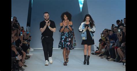 Miss Brasil 2016 Raissa Santana Usou Um Vestido Com Transparência