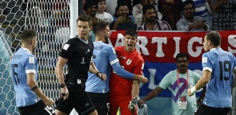 Valverde festejó en la cara del árbitro el penal fallado por Ghana