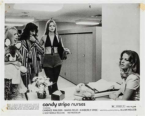 Candy Stripe Nurses 1974 Čsfdcz