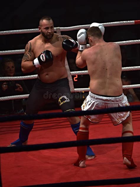 Giocatori Non Identificati Nella Notte Di Lotta Di Combattimento