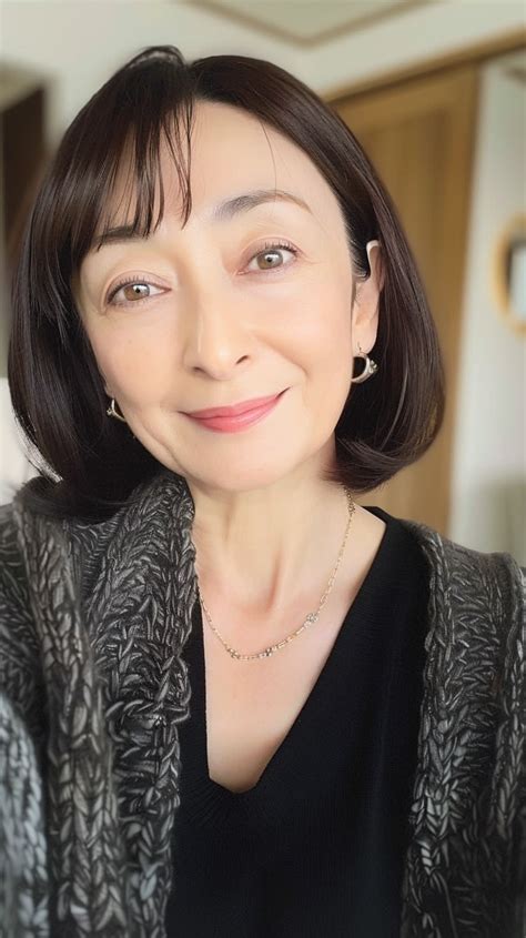 こんにちは 見ての通り60代のおばさんです笑 旦那とはもう5年も別居中ですが、、汗 寂しいので、インスタとあとスレッズ始めてみました