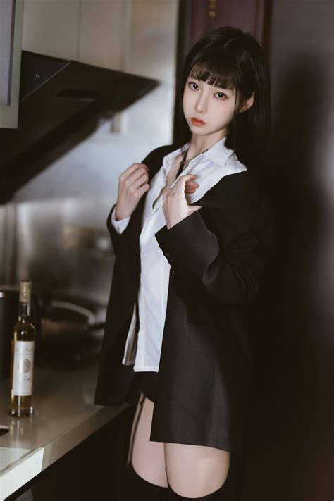 许岚lan 醉酒黑丝ol 60p2v 759mb 柚子肉