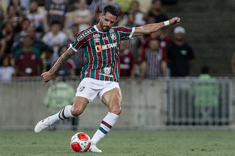 Renato Augusto Para ser campeão tem que ganhar clássico Jogada 10