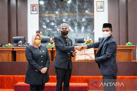 Pemkab Nagan Raya Serahkan Rencana Pembangunan Jangka Panjang Ke DPRK