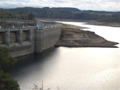Saint Étienne Des barrages au plus bas pourquoi la métropole risque de se retrouver à sec