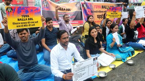 Mp Recruitment Scam 20 Selected Jre 2022 Candidates Protest In Bhopal
