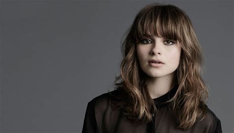 Album Review Dear Happy From Gabrielle Aplin Headstuff