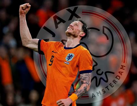 Ajax Wil Wout Weghorst Voor De Neus Van Fc Twente Wegkapen