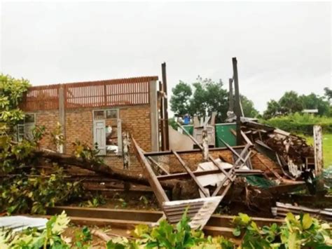 မွန်ပြည်နယ်မှာ လေပြင်းတိုက်ခတ်မှုကြောင့် နေအိမ် ၁၃၀ နီးပါးပျက်စီး၊ လူသုံးဦးဒဏ်ရာရ နိုင်ငံတကာမ