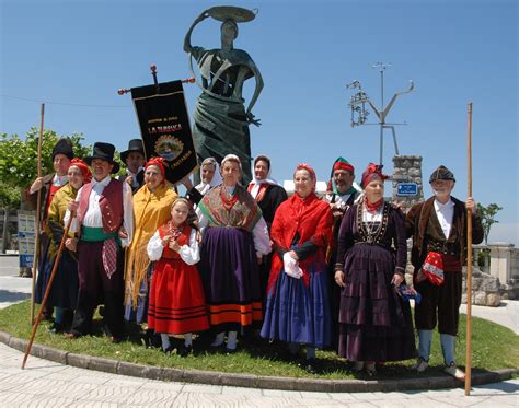 Ricardo XI ENCUENTRO DE TRAJES REGIONALES DE CANTABRIA