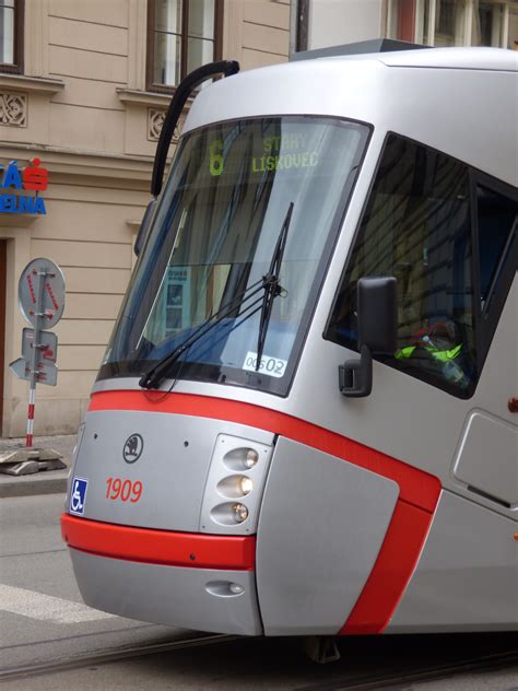 무료 이미지 거리 여행 시가 전차 수송 드라이브 말 통신 대중 교통 꾸러미 버스 트랙 울타리 방법 견인 육상 차량 운송 수단 3456x4608