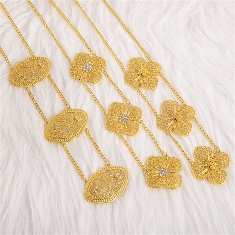 Musmu Ladies Brooch Dokoh Kebaya Berantai Three Piece Set Gold Brooch