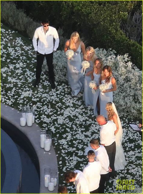 Miley Cyrus Is Maid Of Honor At Mom Tish Cyrus Wedding To Dominic