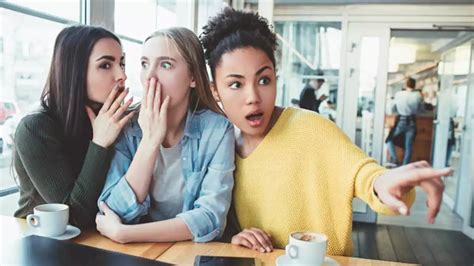 Kenali Tanda Tanda Teman Suka Menggosipkanmu Meski Anda Jauhi Indonesia