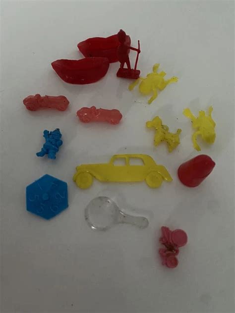 1960s Vintage Christmas Cracker And Gum Ball Plastic Ts Toys £5 00