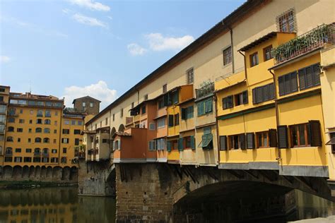 Firenze 가로등 가로등 기둥 강 아르노 거리 건물 건축 건축의 경치가 좋은 관광 관광지 구시가지 다리