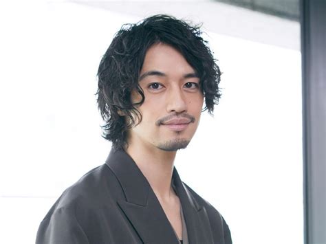 斎藤工、カメラマン活動のきっかけとなった人気俳優を激写 「さすがプロ同士」と反響 エンタメ ニュース ｜クランクイン！