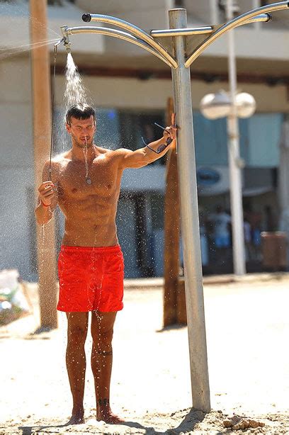 סלבס בתמונות חושפניות Sexy Celebs מייקל לואיס Michael Lewis