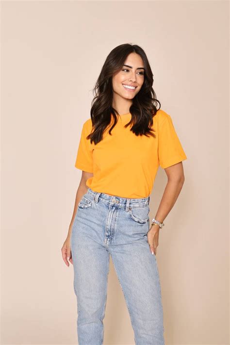 T SHIRT LISA LARANJA INFLUENCER TST Valentt Fabrica De Moda