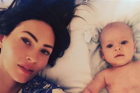 Megan Fox Mostra Filho Mais Novo A Ferver Vidas
