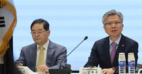 의협 증원 규모 조정안 정부 고심 보이지만 원점 재논의해야