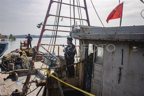 KKP Tangkap Kapal Nelayan Vietnam ANTARA Foto