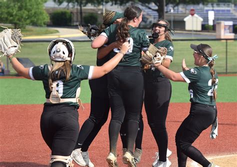 Autumn Andreoli Kayla Fletcher Carry Central Dauphin Past Perkiomen Valley Into Piaa 6a
