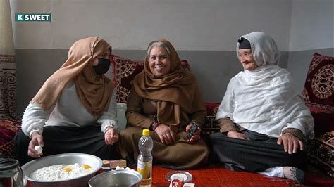 خاله نفیسه و بی بی جان کلچه وطنی بری مهمان خارجی ما آماده میکند😱😍😘 Youtube