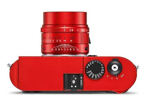 Leica Typ 262 Received A Stunning Red Anodized Finish