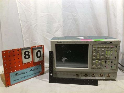 Tektronix Tds5104b Digital Phosphor Oscilloscope Broken Screen