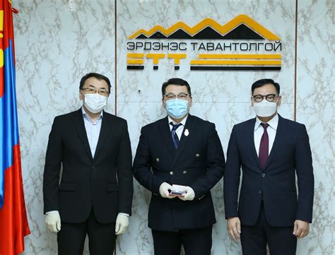 Эрдэнэс Тавантолгой ХК ийн ажилтнуудад төрийн одон медаль гардууллаа