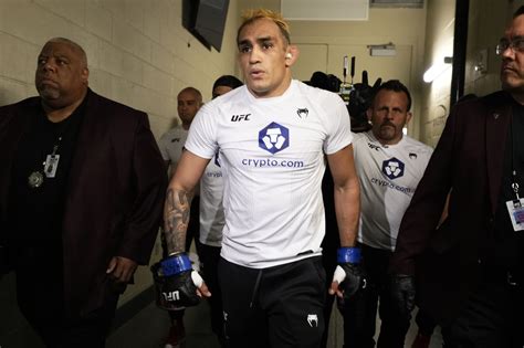 Video Tony Ferguson Arrested For Dui After Flipping Truck Outside
