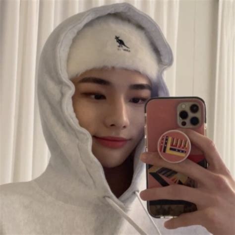 Hourly Hyunjin On Twitter Chicas Chicos Bts