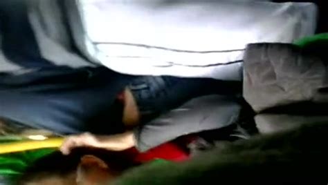 Flagra No Ônibus O Homem Esfregando A Pica Na Mulher No Ônibus Cnn Amador