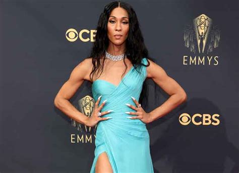 Mj Rodriguez Becomes First Trans Woman To Win Golden Globe Award