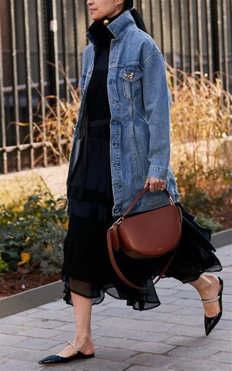 Платье с джинсовой курткой как носить фото 2021 Шкатулка красоты