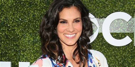 Empujoncito Puno Codicioso Daniela Ruah Bikini Resplandor Carga Barro