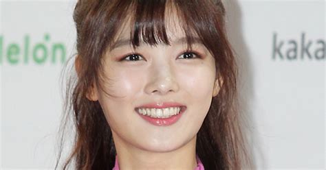 [포토엔]김유정 레드카펫 올 킬 시킨 미모 멜론 뮤직어워드