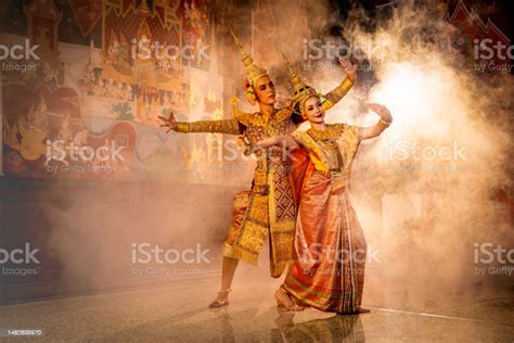 Pantomime ภาพสต็อก ดาวน์โหลดรูปภาพตอนนี้ Istock