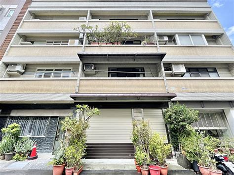 惠來國小🍍大面寬🍍雙捷運🍍美透店台中中古屋6房2廳831坪台中591售屋網