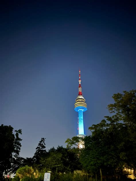 남산 타워까지 하늘빛임영웅 영화보려고 16만명 몰렸다 한국경제