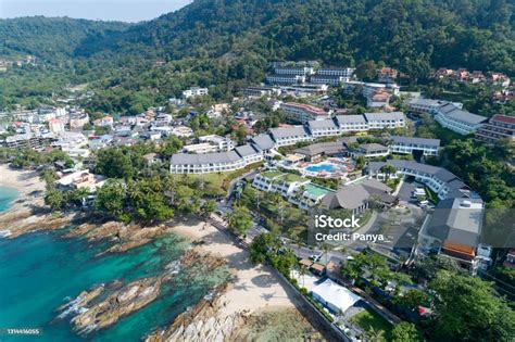 푸켓 태국 어메이징 바다 풍경 높은 각도보기의 파통 해변 근처 칼림 해변에서 아름다운 화창한 날 해안의 항공 보기 0명에 대한 스톡 사진 및 기타 이미지 Istock