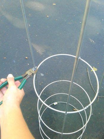 DIY Tomato Cage Plant Stand Crazy DIY Mom Plant Stand Hot Tub