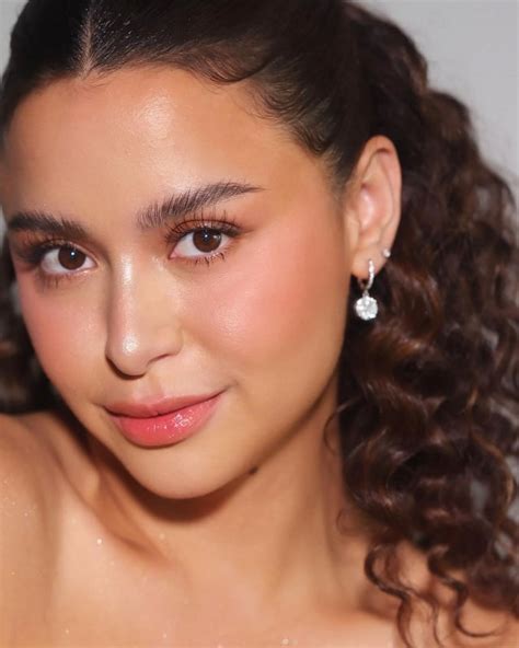 Yassi Pressman R Celebsph