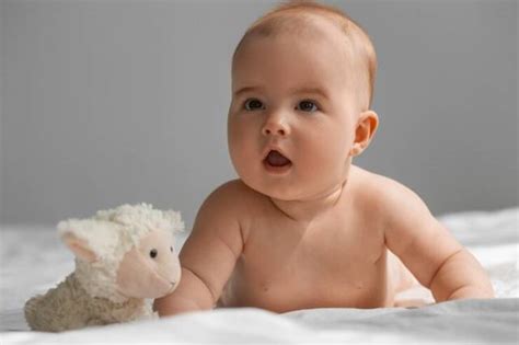 Стали известны самые необычные имена младенцев в Новосибирске