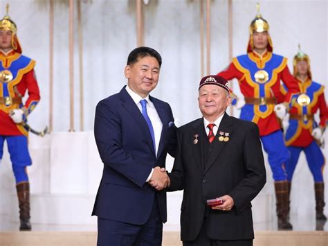 Таукейн Султанд Монгол Улсын ардын уран зохиолч цол хүртээв Isee Mn