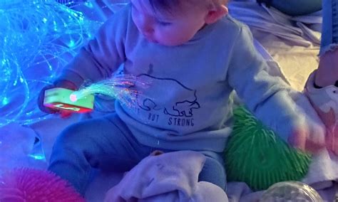 Une séance Snoezelen à la micro crèche Chapi Chapo GRAND PÉRIGUEUX