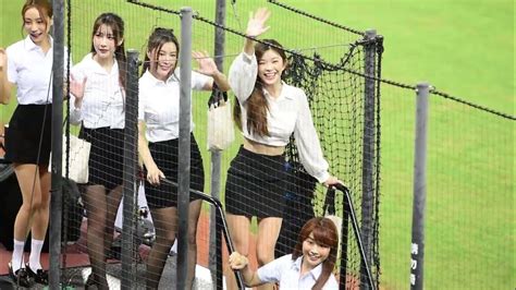 小心往下走 28 Apr 2023 中信兄弟 Vs 樂天桃猿 上班族趴 Rakutengirls 高跟鞋離場 Youtube